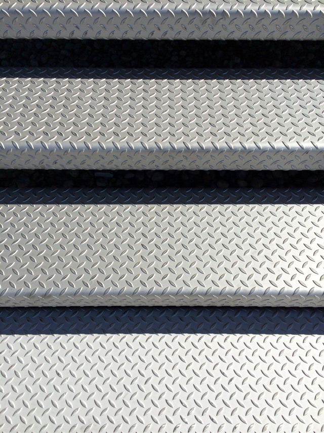 Stainless Steel Diamond Plate Treads | Signature Metal Works